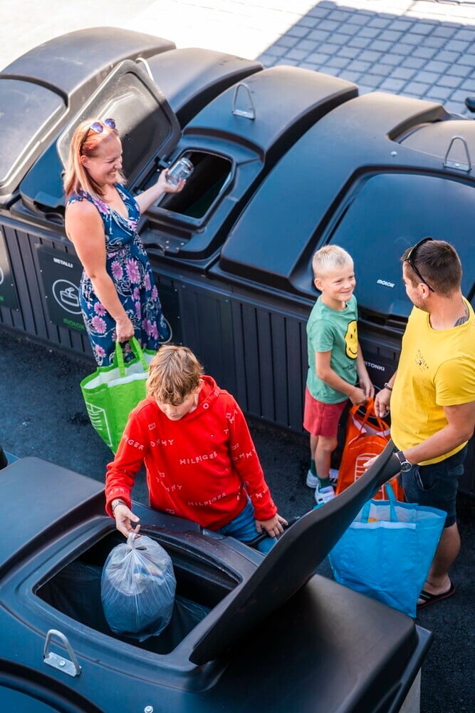 Molok | Waste containers and waste disposal solutions